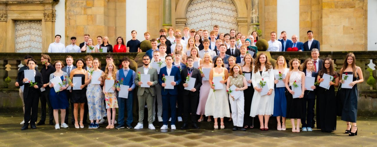 Abi 2025 - Mission accomplished - Reismann-Gymnasium Paderborn
